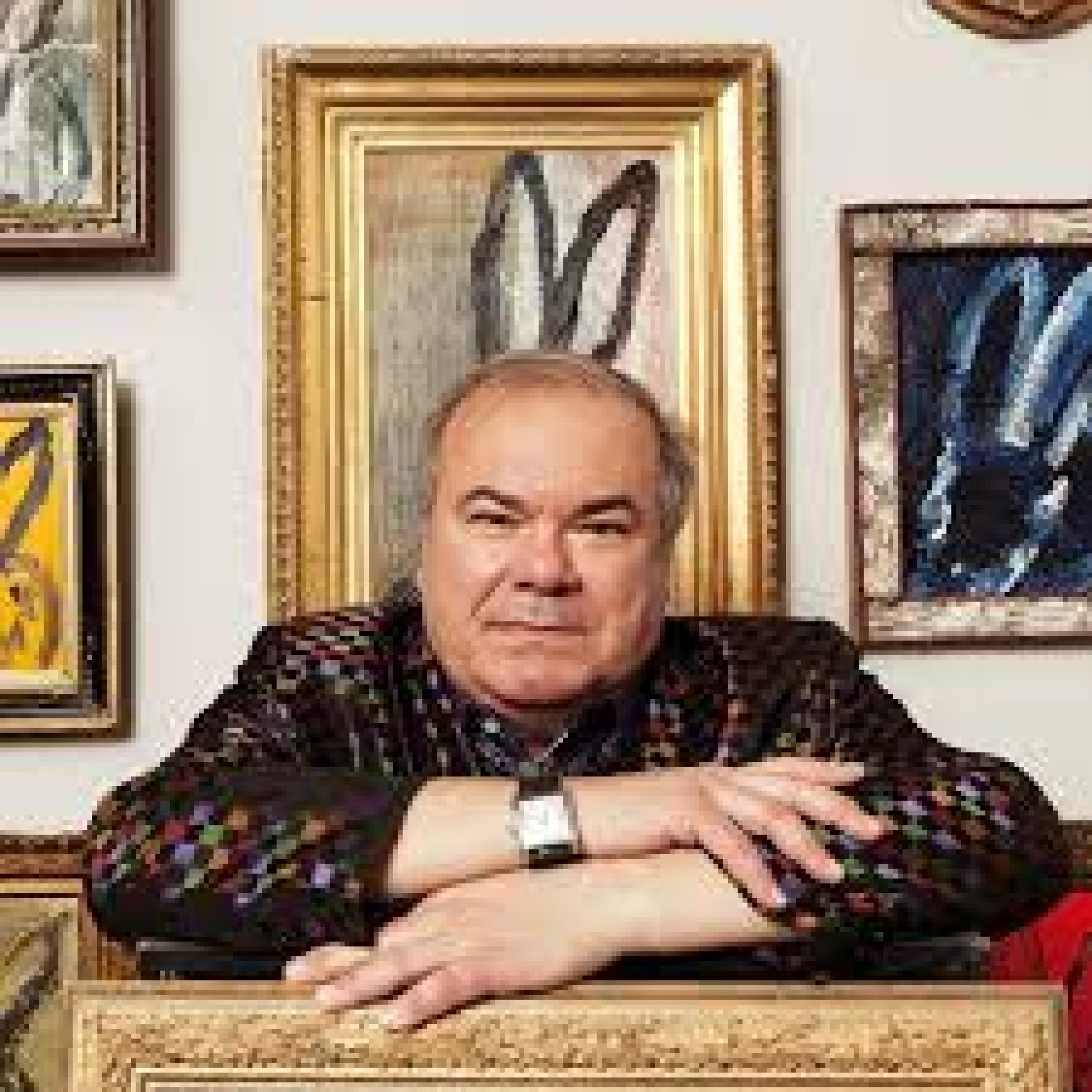 Hunt Slonem Paintings | Vibrant Bunnies, Birds & Butterflies